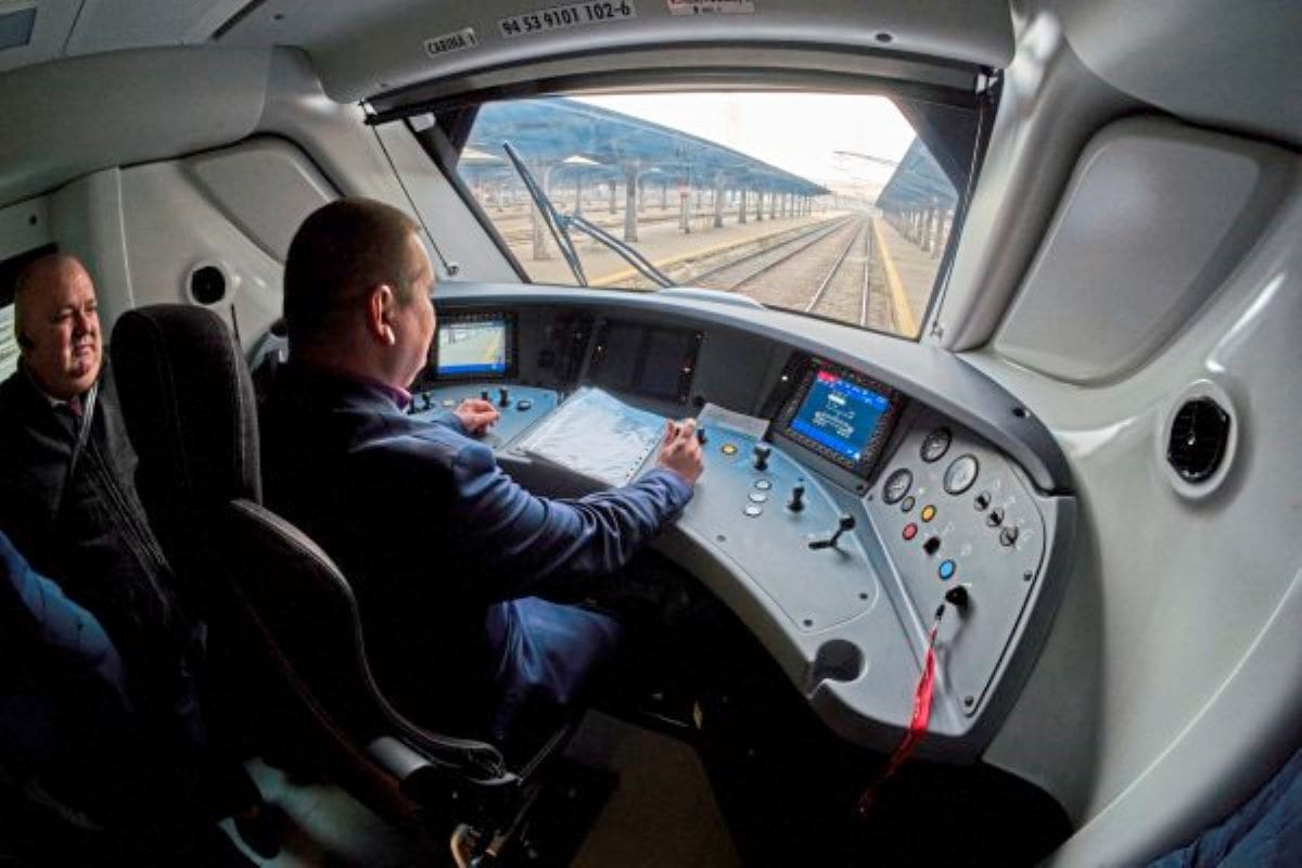 Virtual railways: How simulation helps train the next generation of ...